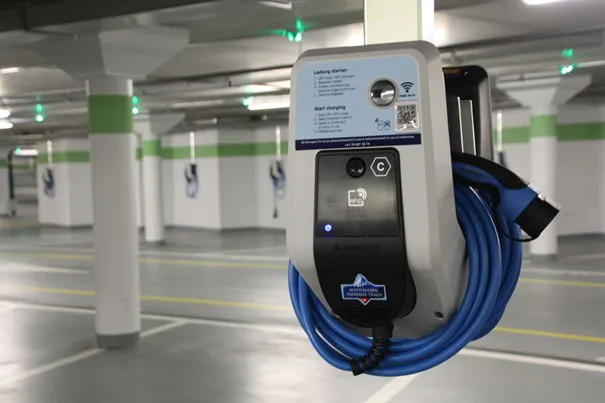 Energiekonzept und E-Mobilität Matterhorn Terminal Täsch - Schnyder ...